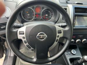 Black Nissan X-Trail 2007 in Plunge, with an engine capacity of 2.00 L and mileage of 260 thousand km for 3850 €, photo 9 on AUTOMOTO.COM.LV