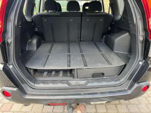 Black Nissan X-Trail 2007 in Plunge, with an engine capacity of 2.00 L and mileage of 260 thousand km for 3850 €, photo 15 on AUTOMOTO.COM.LV