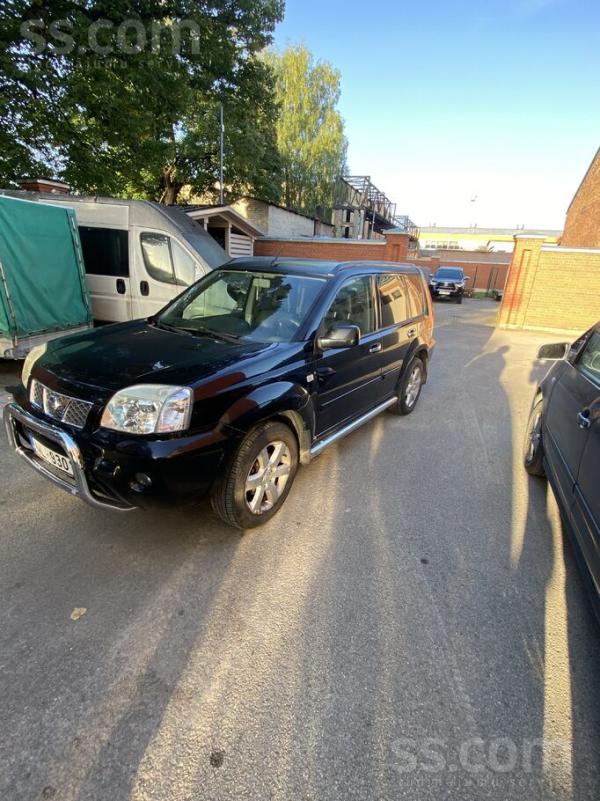 Melns Nissan X-Trail 2007 Daugavpils, ar dzinēja tilpumu 2.20 L un nobraukumu 198 tūkst. km par 4200 €, foto 3 vietnē AUTOMOTO.COM.LV