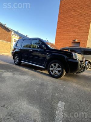 Melns Nissan X-Trail 2007 Daugavpils, ar dzinēja tilpumu 2.20 L un nobraukumu 198 tūkst. km par 4200 €, foto 5 vietnē AUTOMOTO.COM.LV
