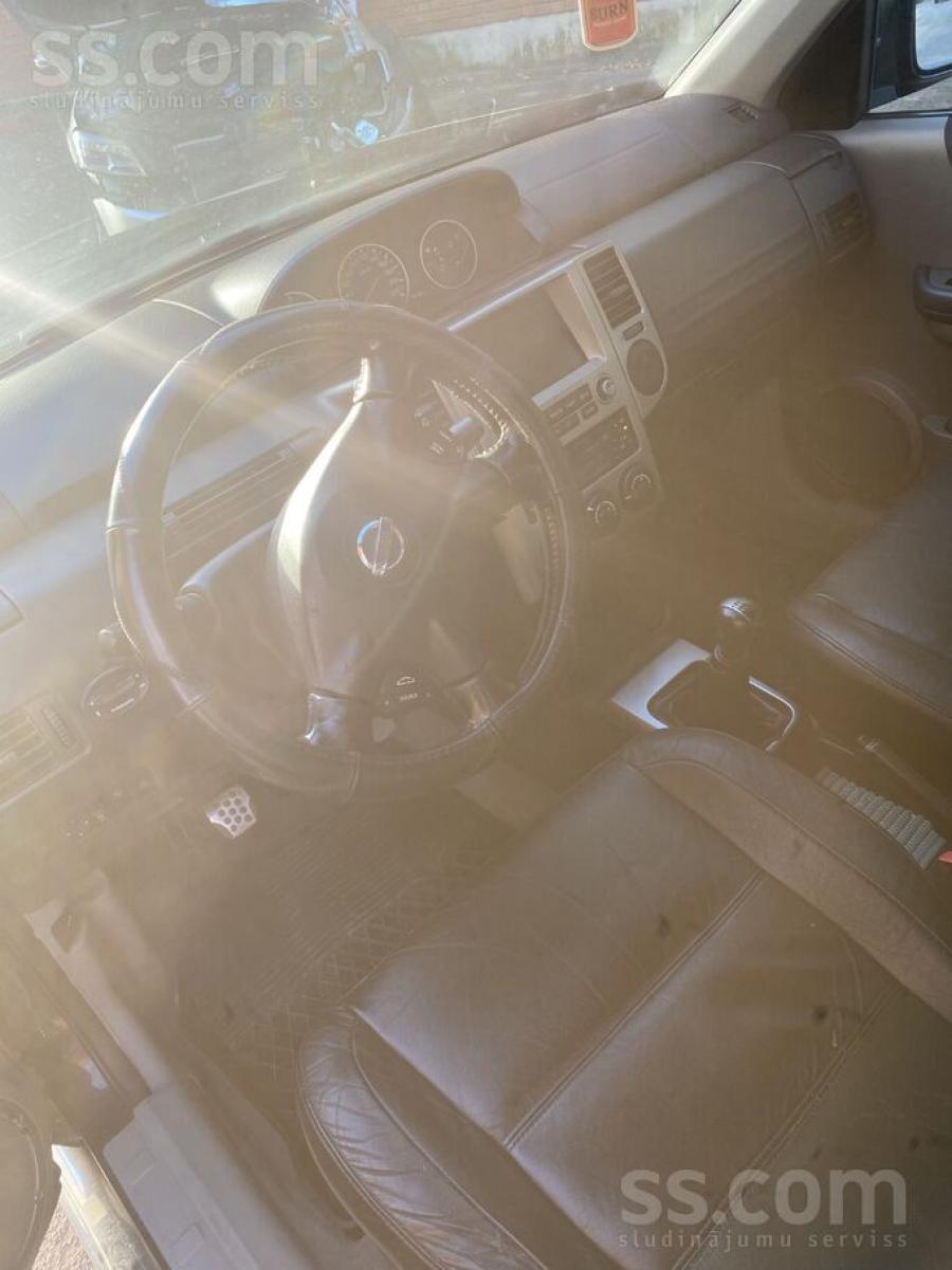 Melns Nissan X-Trail 2007 Daugavpils, ar dzinēja tilpumu 2.20 L un nobraukumu 198 tūkst. km par 4200 €, foto 6 vietnē AUTOMOTO.COM.LV