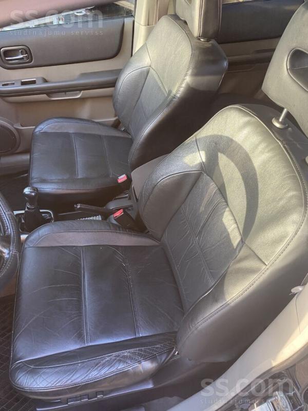 Melns Nissan X-Trail 2007 Daugavpils, ar dzinēja tilpumu 2.20 L un nobraukumu 198 tūkst. km par 4200 €, foto 7 vietnē AUTOMOTO.COM.LV