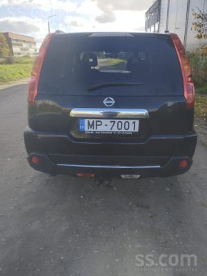 Black Nissan X-Trail 2007 in Rezekne, with an engine capacity of 2.00 L and mileage of 260 thousand km for 3750 €, photo 3 on AUTOMOTO.COM.LV
