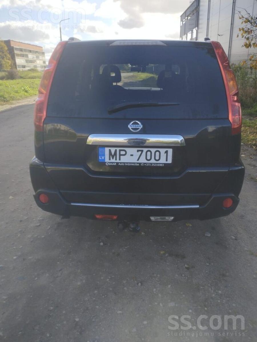 Black Nissan X-Trail 2007 in Rezekne, with an engine capacity of 2.00 L and mileage of 260 thousand km for 3750 €, photo 3 on AUTOMOTO.COM.LV