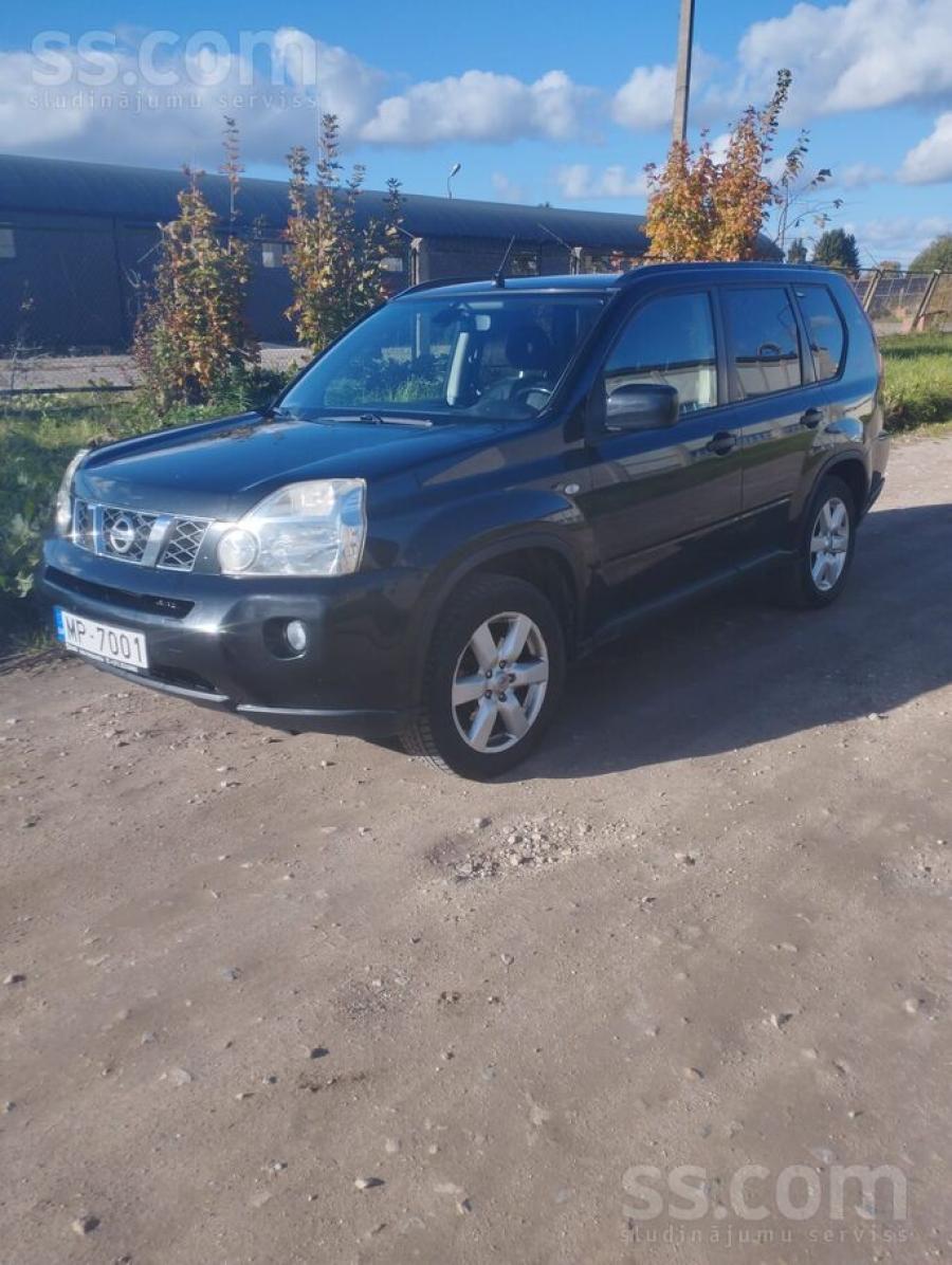 Black Nissan X-Trail 2007 in Rezekne, with an engine capacity of 2.00 L and mileage of 260 thousand km for 3750 €, photo 4 on AUTOMOTO.COM.LV