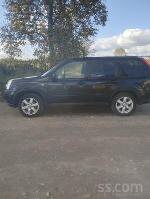 Black Nissan X-Trail 2007 in Rezekne, with an engine capacity of 2.00 L and mileage of 260 thousand km for 3750 €, photo 9 on AUTOMOTO.COM.LV