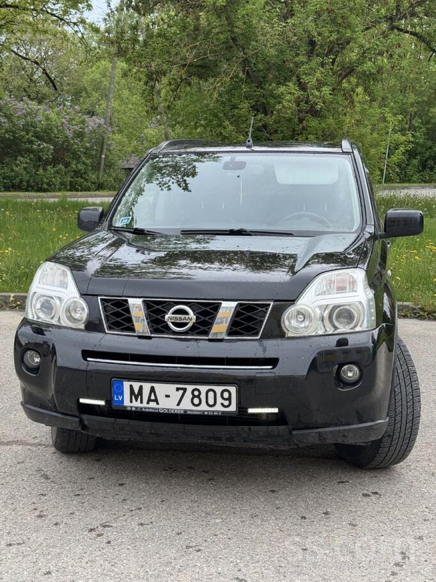 Melns Nissan X-Trail 2008 Rēzekne, ar dzinēja tilpumu 2.00 L un nobraukumu 227 tūkst. km par 12350 €, foto 4 vietnē AUTOMOTO.COM.LV