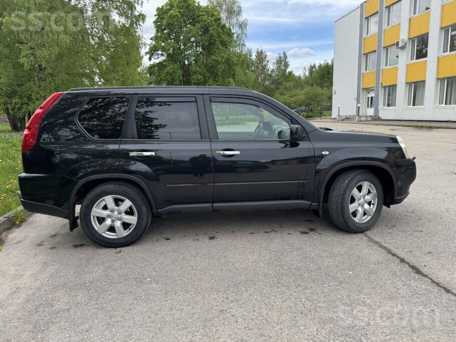 Melns Nissan X-Trail 2008 Rēzekne, ar dzinēja tilpumu 2.00 L un nobraukumu 227 tūkst. km par 12350 €, foto 5 vietnē AUTOMOTO.COM.LV