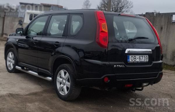 Black Nissan X-Trail 2008 in Rezekne, with an engine capacity of 2.00 L and mileage of 0 thousand km for 4550 €, photo 4 on AUTOMOTO.COM.LV