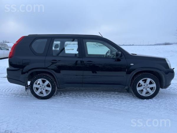 Black Nissan X-Trail 2008 in Valmiera, with an engine capacity of 2.50 L and mileage of 0 thousand km for 4450 €, photo 2 on AUTOMOTO.COM.LV