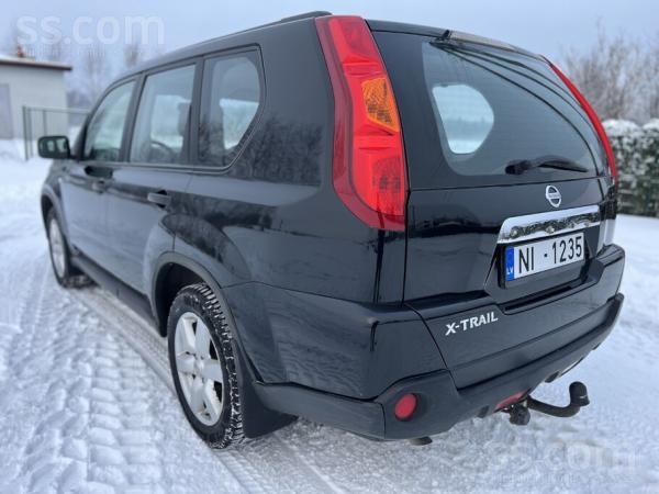 Black Nissan X-Trail 2008 in Valmiera, with an engine capacity of 2.50 L and mileage of 0 thousand km for 4450 €, photo 5 on AUTOMOTO.COM.LV