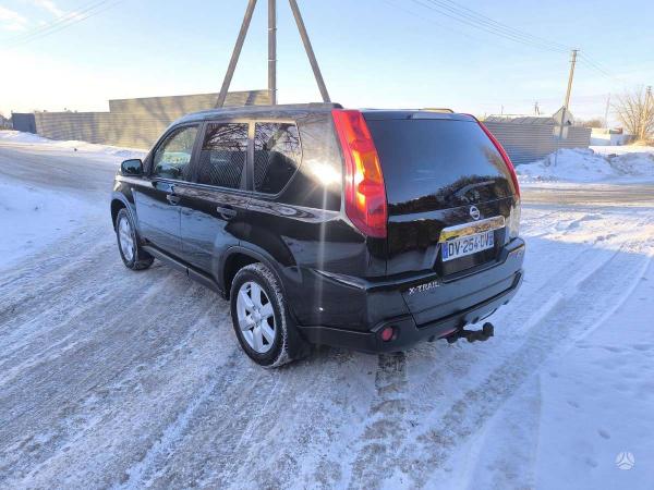 Melns Nissan X-Trail 2008 Marijampole, ar dzinēja tilpumu 2.17 L un nobraukumu 355 tūkst. km par 4550 €, foto 3 vietnē AUTOMOTO.COM.LV