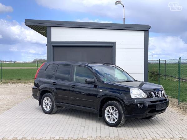 Black Nissan X-Trail 2008 in Kaunas, with an engine capacity of 2.00 L and mileage of 260 thousand km for 4799 €, photo 2 on AUTOMOTO.COM.LV