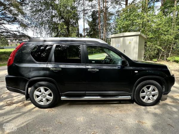 Black Nissan X-Trail 2008 in Vilnius, with an engine capacity of 2.50 L and mileage of 301 thousand km for 3750 €, photo 4 on AUTOMOTO.COM.LV