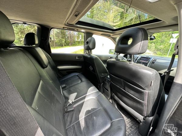 Black Nissan X-Trail 2008 in Vilnius, with an engine capacity of 2.50 L and mileage of 301 thousand km for 3750 €, photo 9 on AUTOMOTO.COM.LV