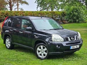 Black Nissan X-Trail 2008 in Tallinn, with an engine capacity of 2.00 L and mileage of 308 thousand km for 4198 €, photo 4 on AUTOMOTO.COM.LV