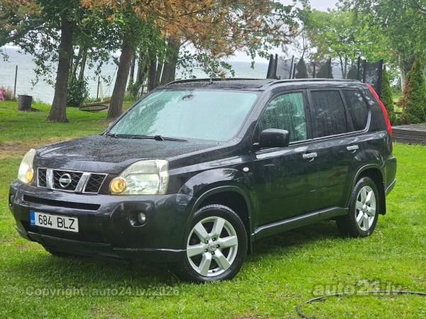 Black Nissan X-Trail 2008 in Tallinn, with an engine capacity of 2.00 L and mileage of 308 thousand km for 4198 €, photo 4 on AUTOMOTO.COM.LV