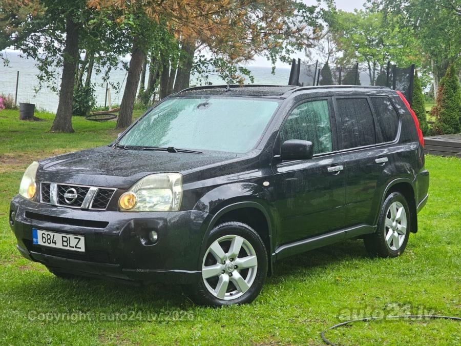 Black Nissan X-Trail 2008 in Tallinn, with an engine capacity of 2.00 L and mileage of 308 thousand km for 4198 €, photo 5 on AUTOMOTO.COM.LV