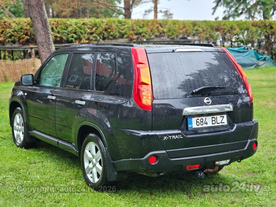 Black Nissan X-Trail 2008 in Tallinn, with an engine capacity of 2.00 L and mileage of 308 thousand km for 4198 €, photo 7 on AUTOMOTO.COM.LV