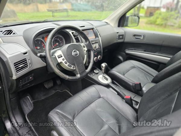 Black Nissan X-Trail 2008 in Tallinn, with an engine capacity of 2.00 L and mileage of 308 thousand km for 4198 €, photo 7 on AUTOMOTO.COM.LV