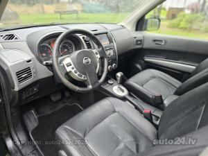Black Nissan X-Trail 2008 in Tallinn, with an engine capacity of 2.00 L and mileage of 308 thousand km for 4198 €, photo 8 on AUTOMOTO.COM.LV