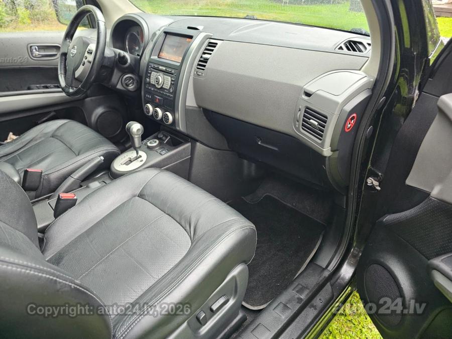 Black Nissan X-Trail 2008 in Tallinn, with an engine capacity of 2.00 L and mileage of 308 thousand km for 4198 €, photo 11 on AUTOMOTO.COM.LV