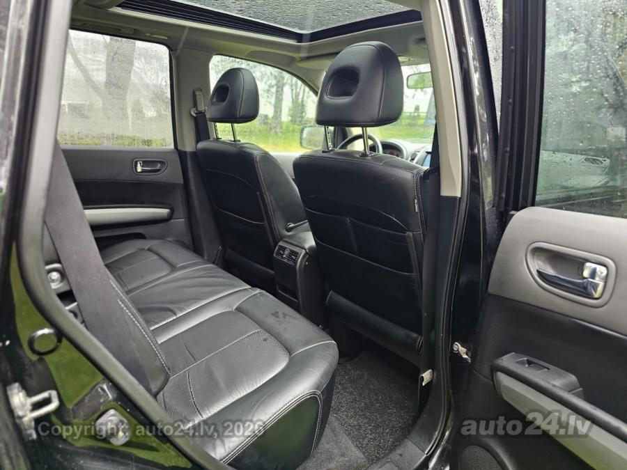 Black Nissan X-Trail 2008 in Tallinn, with an engine capacity of 2.00 L and mileage of 308 thousand km for 4198 €, photo 14 on AUTOMOTO.COM.LV
