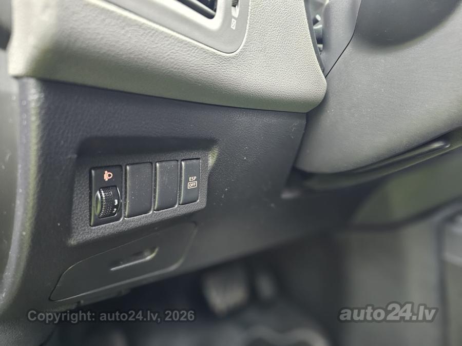 Black Nissan X-Trail 2008 in Tallinn, with an engine capacity of 2.00 L and mileage of 308 thousand km for 4198 €, photo 22 on AUTOMOTO.COM.LV