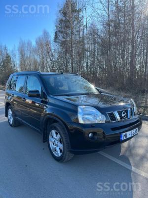 Melns Nissan X-Trail 2008 Valmiera, ar dzinēja tilpumu 2.50 L un nobraukumu 381 tūkst. km par 2760 €, foto  vietnē AUTOMOTO.COM.LV
