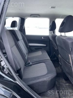Black Nissan X-Trail 2008 in Valmiera, with an engine capacity of 2.50 L and mileage of 381 thousand km for 2760 €, photo 10 on AUTOMOTO.COM.LV
