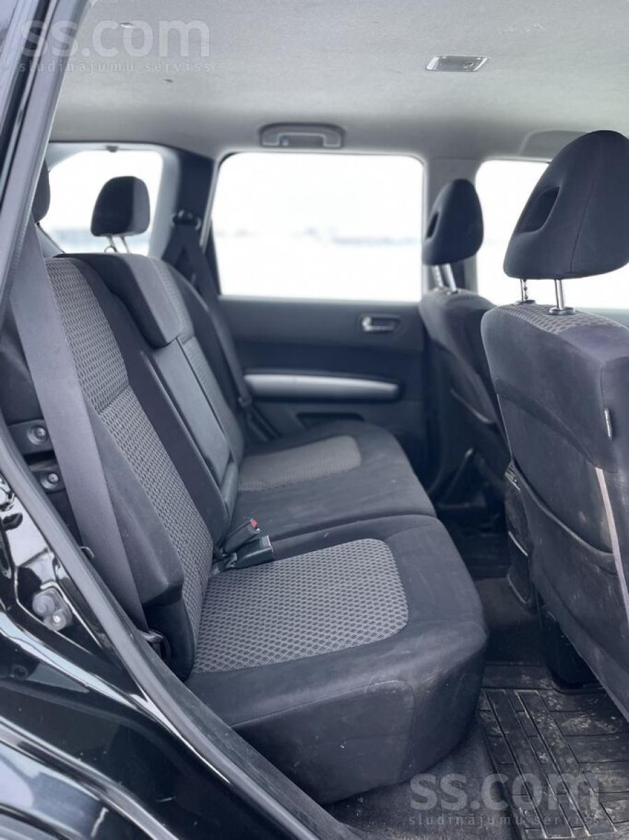 Black Nissan X-Trail 2008 in Valmiera, with an engine capacity of 2.50 L and mileage of 381 thousand km for 2760 €, photo 10 on AUTOMOTO.COM.LV
