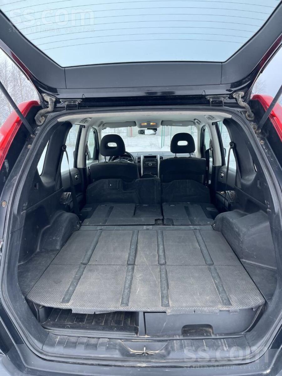 Black Nissan X-Trail 2008 in Valmiera, with an engine capacity of 2.50 L and mileage of 381 thousand km for 2760 €, photo 13 on AUTOMOTO.COM.LV