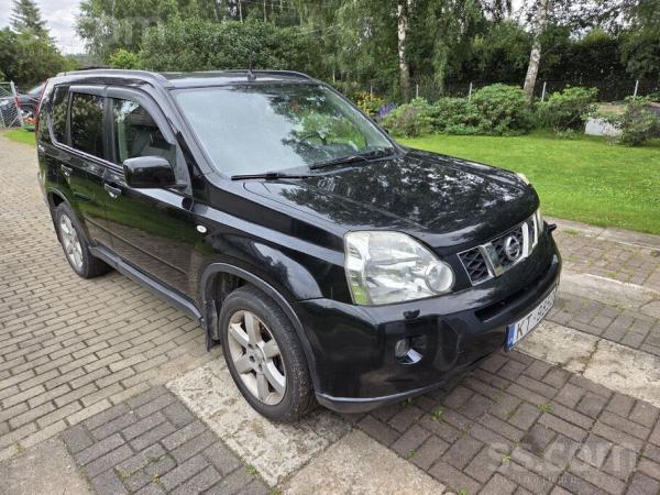 Black Nissan X-Trail 2008 in Riga, with an engine capacity of 2.50 L and mileage of 276 thousand km for 3200 €, photo 2 on AUTOMOTO.COM.LV