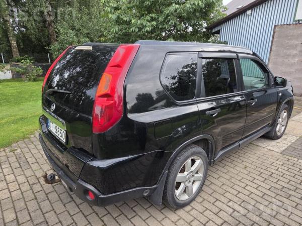 Black Nissan X-Trail 2008 in Riga, with an engine capacity of 2.50 L and mileage of 276 thousand km for 3200 €, photo 3 on AUTOMOTO.COM.LV
