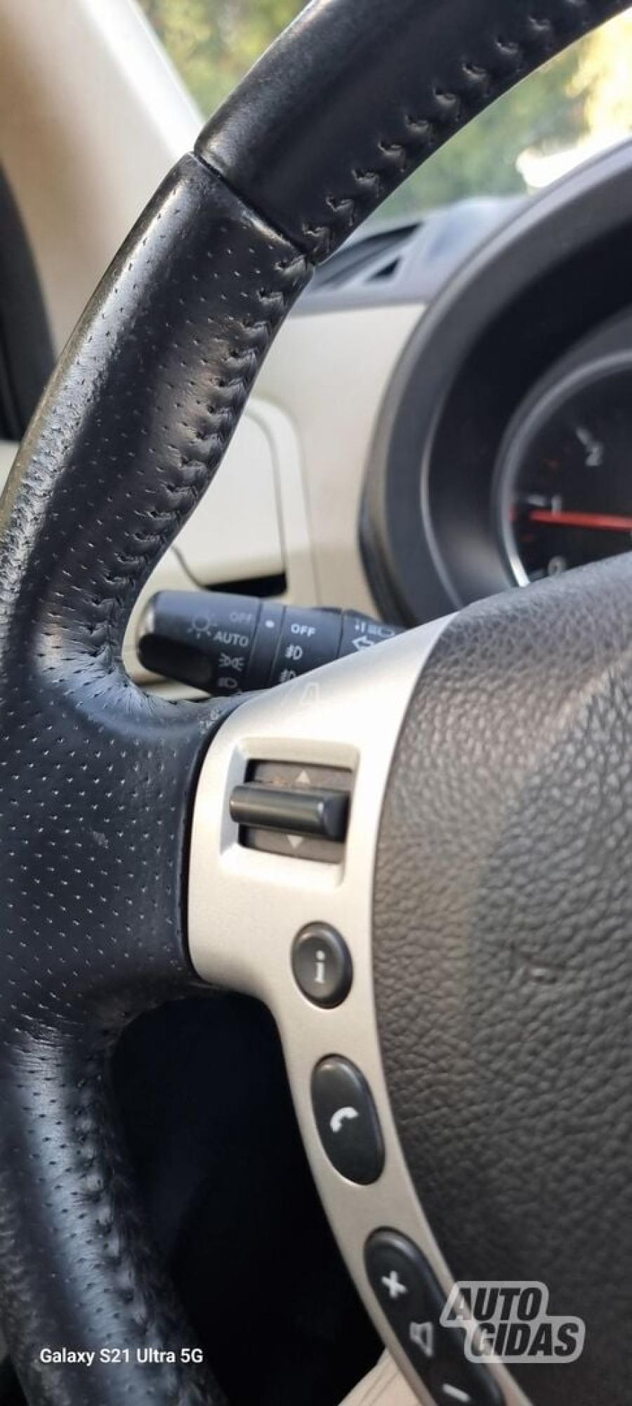 Black Nissan X-Trail 2008 in Kedainiai, with an engine capacity of 2.00 L and mileage of 273 thousand km for 4999 €, photo 14 on AUTOMOTO.COM.LV