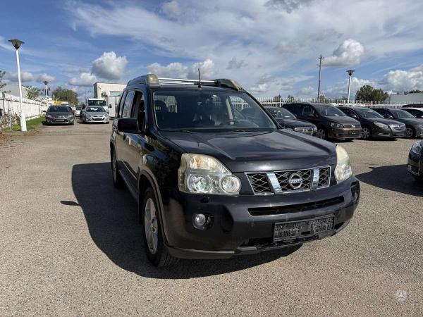 Nissan X-Trail 2008 in Marijampole on AUTOMOTO.COM.LV Black Nissan X-Trail 2008 in Marijampole, with an engine capacity of 2.00 L and mileage of 305 thousand km for 2750 €, photo 3 on AUTOMOTO.COM.LV