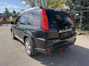 Black Nissan X-Trail 2008 in Marijampole, with an engine capacity of 2.00 L and mileage of 305 thousand km for 2750 €, photo 6 on AUTOMOTO.COM.LV