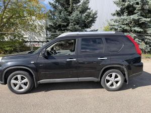Black Nissan X-Trail 2008 in Marijampole, with an engine capacity of 2.00 L and mileage of 305 thousand km for 2750 €, photo 7 on AUTOMOTO.COM.LV