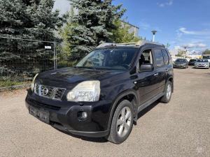 Black Nissan X-Trail 2008 in Marijampole, with an engine capacity of 2.00 L and mileage of 305 thousand km for 2750 €, photo 8 on AUTOMOTO.COM.LV