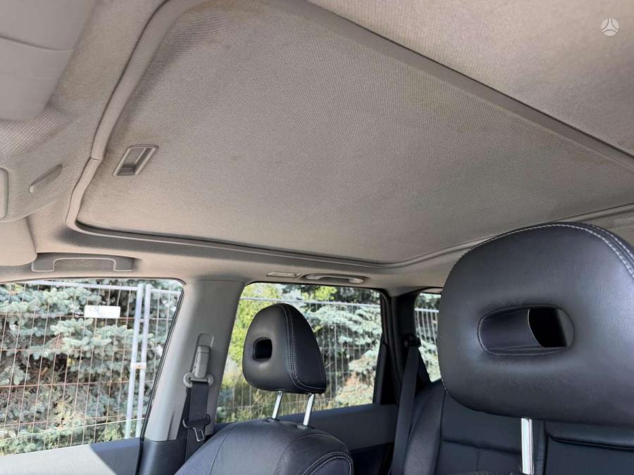 Black Nissan X-Trail 2008 in Marijampole, with an engine capacity of 2.00 L and mileage of 305 thousand km for 2750 €, photo 9 on AUTOMOTO.COM.LV