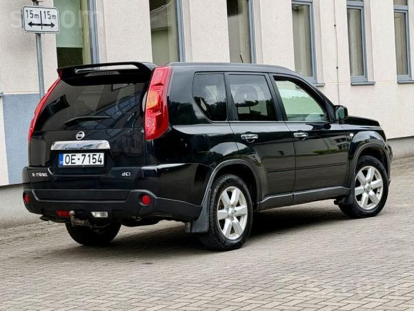 Black Nissan X-Trail 2009 in Jelgava, with an engine capacity of 2.00 L and mileage of 286 thousand km for 3800 €, photo 2 on AUTOMOTO.COM.LV