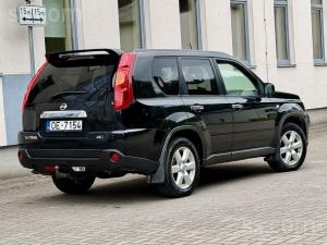 Black Nissan X-Trail 2009 in Jelgava, with an engine capacity of 2.00 L and mileage of 286 thousand km for 3800 €, photo 3 on AUTOMOTO.COM.LV