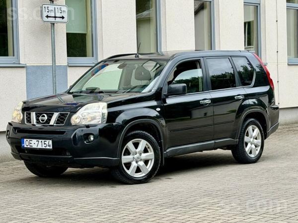Black Nissan X-Trail 2009 in Jelgava, with an engine capacity of 2.00 L and mileage of 286 thousand km for 3800 €, photo 3 on AUTOMOTO.COM.LV