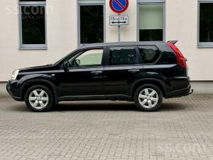 Black Nissan X-Trail 2009 in Jelgava, with an engine capacity of 2.00 L and mileage of 286 thousand km for 3800 €, photo 6 on AUTOMOTO.COM.LV