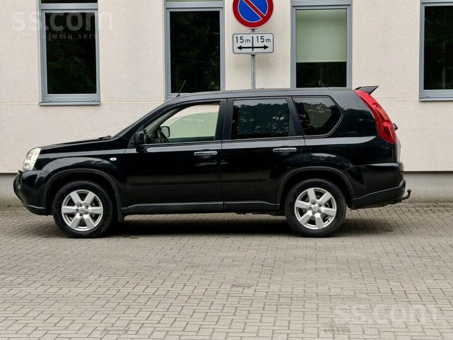 Black Nissan X-Trail 2009 in Jelgava, with an engine capacity of 2.00 L and mileage of 286 thousand km for 3800 €, photo 6 on AUTOMOTO.COM.LV