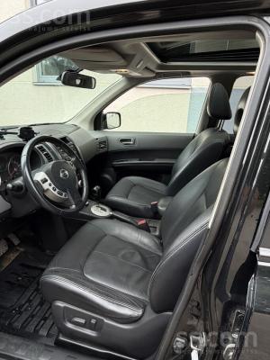 Black Nissan X-Trail 2009 in Jelgava, with an engine capacity of 2.00 L and mileage of 286 thousand km for 3800 €, photo 7 on AUTOMOTO.COM.LV