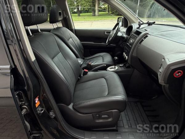 Black Nissan X-Trail 2009 in Jelgava, with an engine capacity of 2.00 L and mileage of 286 thousand km for 3800 €, photo 7 on AUTOMOTO.COM.LV