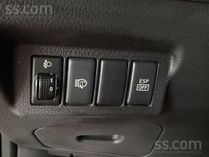 Black Nissan X-Trail 2009 in Jelgava, with an engine capacity of 2.00 L and mileage of 286 thousand km for 3800 €, photo 10 on AUTOMOTO.COM.LV