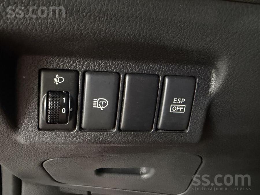 Black Nissan X-Trail 2009 in Jelgava, with an engine capacity of 2.00 L and mileage of 286 thousand km for 3800 €, photo 10 on AUTOMOTO.COM.LV