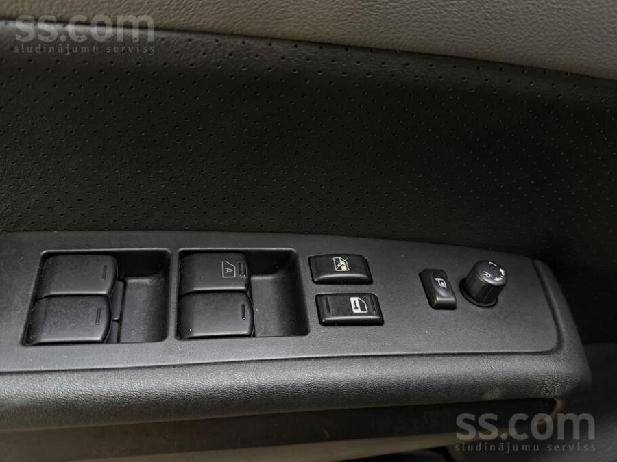 Black Nissan X-Trail 2009 in Jelgava, with an engine capacity of 2.00 L and mileage of 286 thousand km for 3800 €, photo 12 on AUTOMOTO.COM.LV